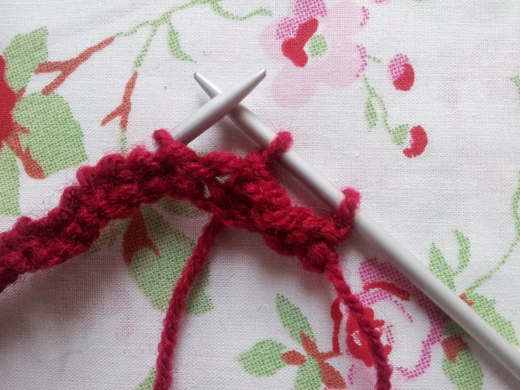 Knitted Flower Tutorial | thestitchsharer