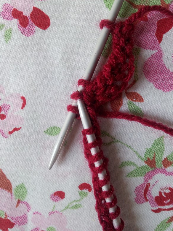 Knitted Flower Tutorial | thestitchsharer