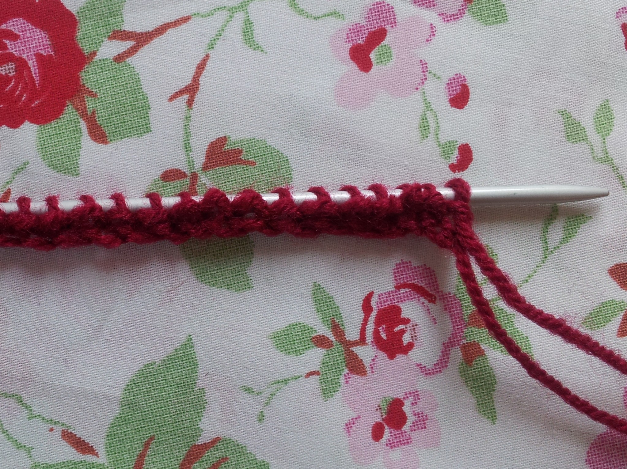 Knitted Flower Tutorial | thestitchsharer