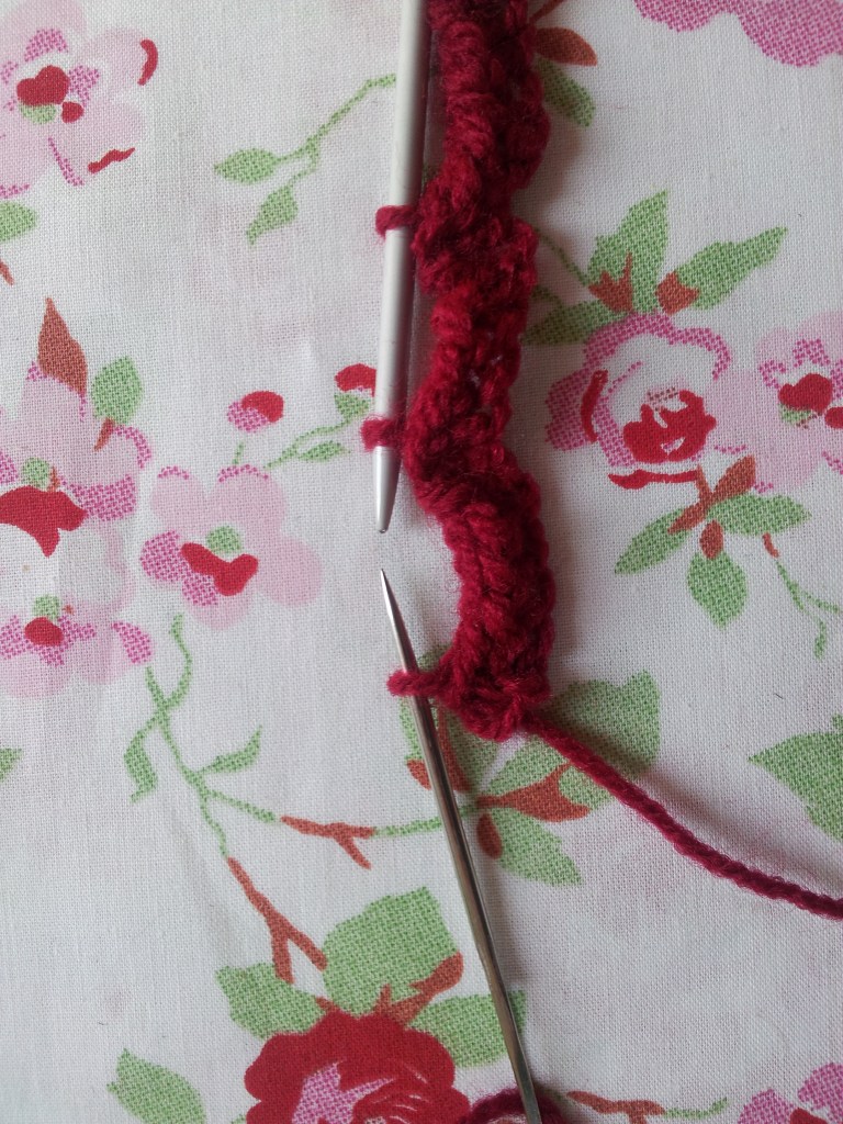 Knitted Flower Tutorial | thestitchsharer